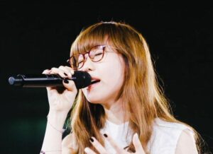 Aimer（エメ）の本名は藤本恵実？結婚はしてる⁈大学が慶応大学⁈の真相を調査してみた | MayuMiらくる